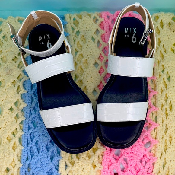 Mix No. 6 | Shoes | Mix No 6 Petrova Platform Sandal Black White | Poshmark